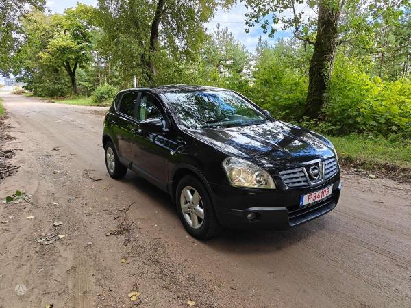 Black Nissan Qashqai 2007 in Vilnius, with an engine capacity of 1.46 L and mileage of 323 thousand km for 2600 €, photo 4 on AUTOMOTO.COM.LV