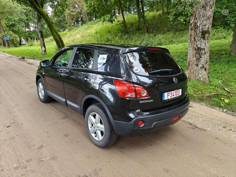 Black Nissan Qashqai 2007 in Vilnius, with an engine capacity of 1.46 L and mileage of 323 thousand km for 2600 €, photo 5 on AUTOMOTO.COM.LV