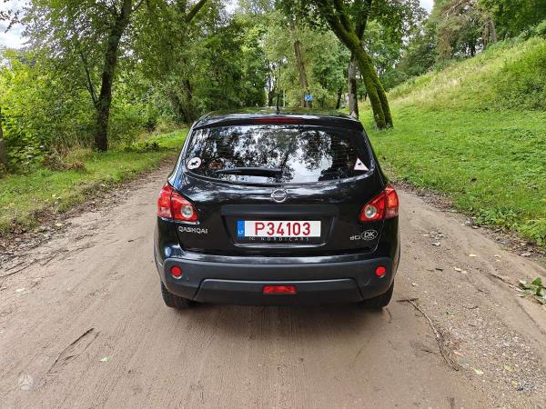 Black Nissan Qashqai 2007 in Vilnius, with an engine capacity of 1.46 L and mileage of 323 thousand km for 2600 €, photo 6 on AUTOMOTO.COM.LV