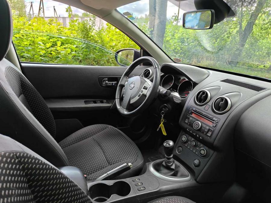 Black Nissan Qashqai 2007 in Vilnius, with an engine capacity of 1.46 L and mileage of 323 thousand km for 2600 €, photo 16 on AUTOMOTO.COM.LV