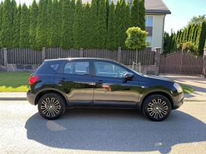 Black Nissan Qashqai 2008 in Vilnius, with an engine capacity of 2.00 L and mileage of 160 thousand km for 2999 €, photo 8 on AUTOMOTO.COM.LV