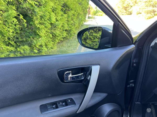 Melns Nissan Qashqai 2008 Viļņa, ar dzinēja tilpumu 2.00 L un nobraukumu 160 tūkst. km par 2999 €, foto 10 vietnē AUTOMOTO.COM.LV