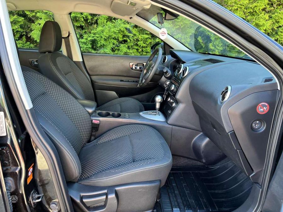 Black Nissan Qashqai 2008 in Vilnius, with an engine capacity of 2.00 L and mileage of 160 thousand km for 2999 €, photo 14 on AUTOMOTO.COM.LV