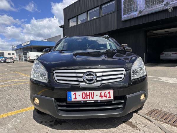 Black Nissan Qashqai 2009 in Siauliai, with an engine capacity of 1.50 L and mileage of 253 thousand km for 4300 €, photo 4 on AUTOMOTO.COM.LV