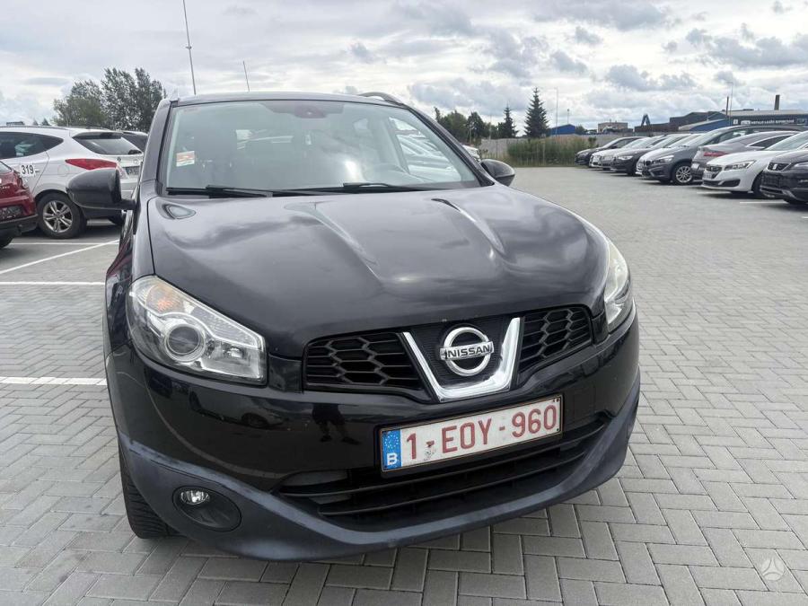 Black Nissan Qashqai 2010 in Taurage, with an engine capacity of 1.50 L and mileage of 253 thousand km for 3750 €, photo 1 on AUTOMOTO.COM.LV