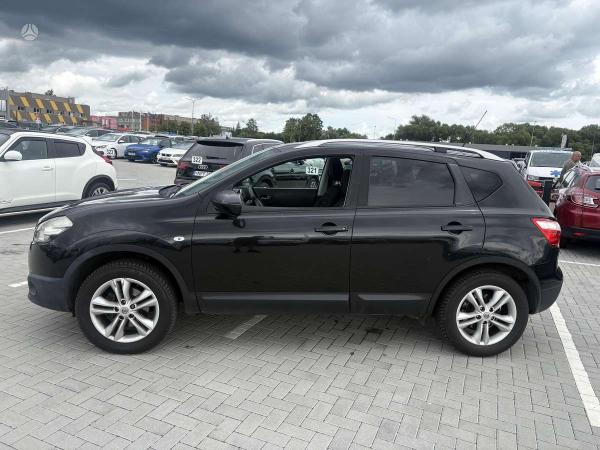 Melns Nissan Qashqai 2010 Tauragė, ar dzinēja tilpumu 1.50 L un nobraukumu 253 tūkst. km par 3750 €, foto 4 vietnē AUTOMOTO.COM.LV