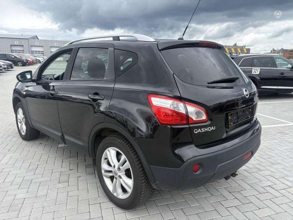 Melns Nissan Qashqai 2010 Tauragė, ar dzinēja tilpumu 1.50 L un nobraukumu 253 tūkst. km par 3750 €, foto 5 vietnē AUTOMOTO.COM.LV