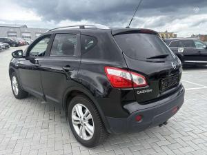 Black Nissan Qashqai 2010 in Taurage, with an engine capacity of 1.50 L and mileage of 253 thousand km for 3750 €, photo 6 on AUTOMOTO.COM.LV