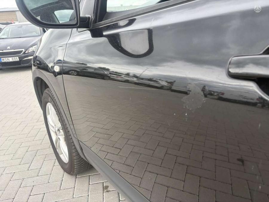 Black Nissan Qashqai 2010 in Taurage, with an engine capacity of 1.50 L and mileage of 253 thousand km for 3750 €, photo 11 on AUTOMOTO.COM.LV