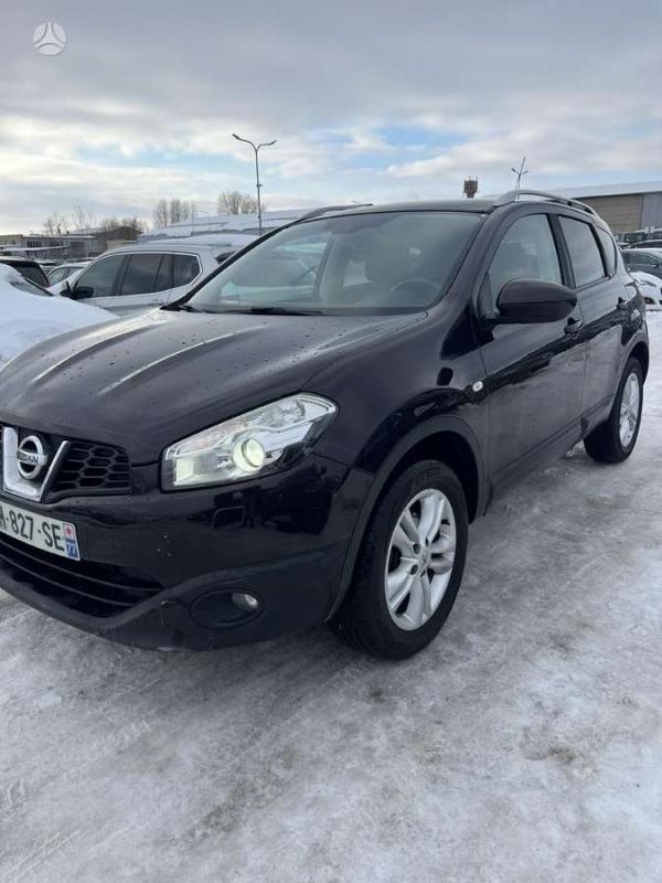 Black Nissan Qashqai 2011 in Taurage, with an engine capacity of 1.46 L and mileage of 238 thousand km for 4400 €, photo 2 on AUTOMOTO.COM.LV