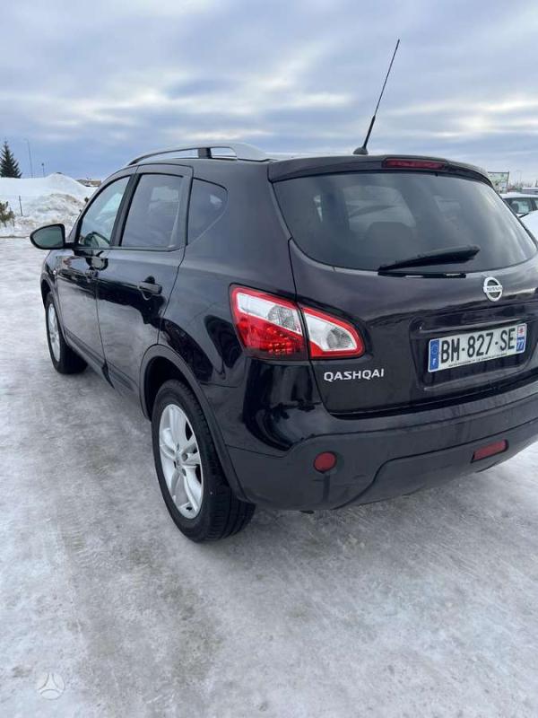 Melns Nissan Qashqai 2011 Tauragė, ar dzinēja tilpumu 1.46 L un nobraukumu 238 tūkst. km par 4400 €, foto 3 vietnē AUTOMOTO.COM.LV