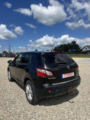 Melns Nissan Qashqai 2011 Tauragė, ar dzinēja tilpumu 1.50 L un nobraukumu 254 tūkst. km par 4200 €, foto 5 vietnē AUTOMOTO.COM.LV