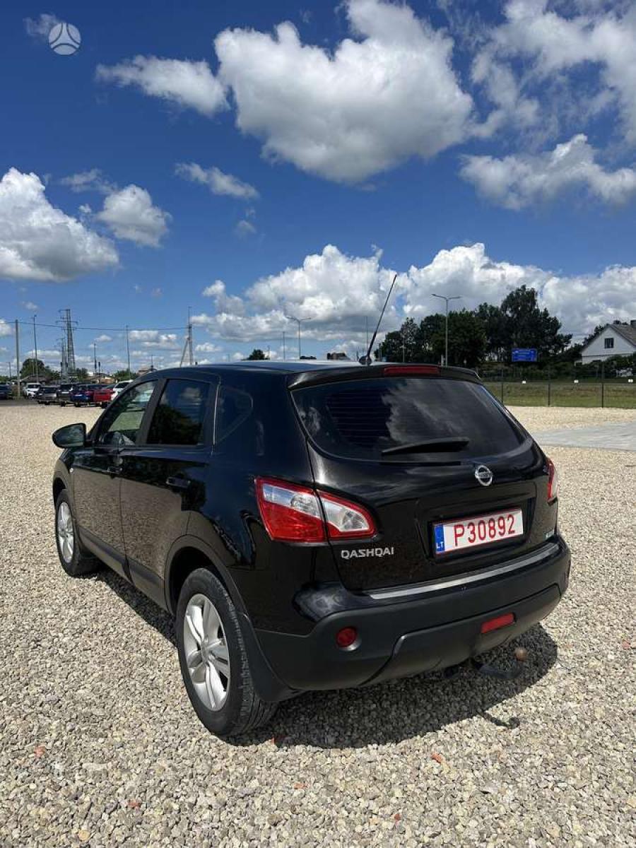 Melns Nissan Qashqai 2011 Tauragė, ar dzinēja tilpumu 1.50 L un nobraukumu 254 tūkst. km par 4200 €, foto 5 vietnē AUTOMOTO.COM.LV