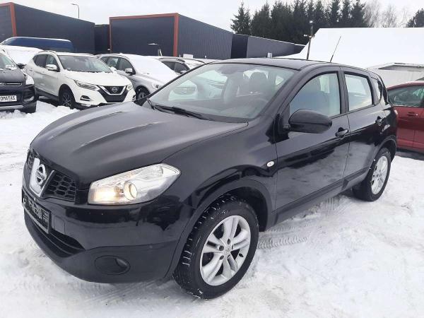 Black Nissan Qashqai 2012 in Kaunas, with an engine capacity of 1.50 L and mileage of 172 thousand km for 5450 €, photo 2 on AUTOMOTO.COM.LV