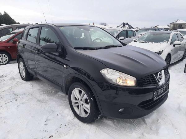 Black Nissan Qashqai 2012 in Kaunas, with an engine capacity of 1.50 L and mileage of 172 thousand km for 5450 €, photo 4 on AUTOMOTO.COM.LV