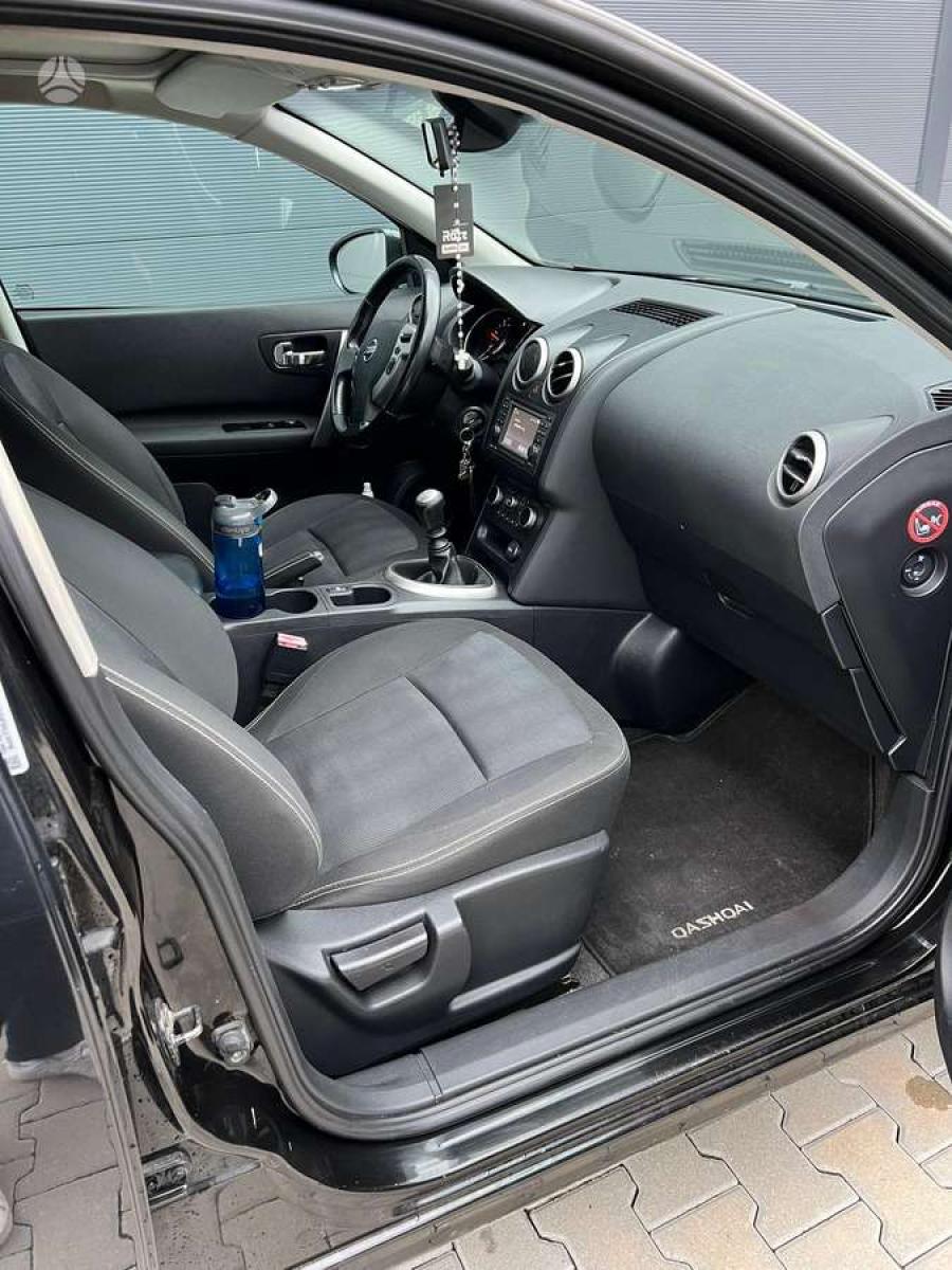 Melns Nissan Qashqai 2012 Klaipėda, ar dzinēja tilpumu 1.46 L un nobraukumu 198 tūkst. km par 4400 €, foto 10 vietnē AUTOMOTO.COM.LV