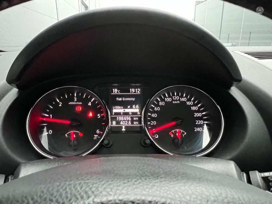 Melns Nissan Qashqai 2012 Klaipėda, ar dzinēja tilpumu 1.46 L un nobraukumu 198 tūkst. km par 4400 €, foto 12 vietnē AUTOMOTO.COM.LV