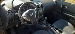 Black Nissan Qashqai 2013 in Kaunas, with an engine capacity of 1.60 L and mileage of 190 thousand km for 5850 €, photo 8 on AUTOMOTO.COM.LV