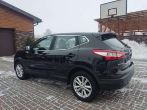 Black Nissan Qashqai 2014 in Pakruojis, with an engine capacity of 1.20 L and mileage of 198 thousand km for 6450 €, photo 3 on AUTOMOTO.COM.LV