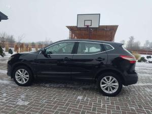 Black Nissan Qashqai 2014 in Pakruojis, with an engine capacity of 1.20 L and mileage of 198 thousand km for 6450 €, photo 7 on AUTOMOTO.COM.LV