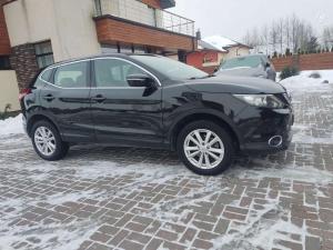 Black Nissan Qashqai 2014 in Pakruojis, with an engine capacity of 1.20 L and mileage of 198 thousand km for 6450 €, photo 11 on AUTOMOTO.COM.LV