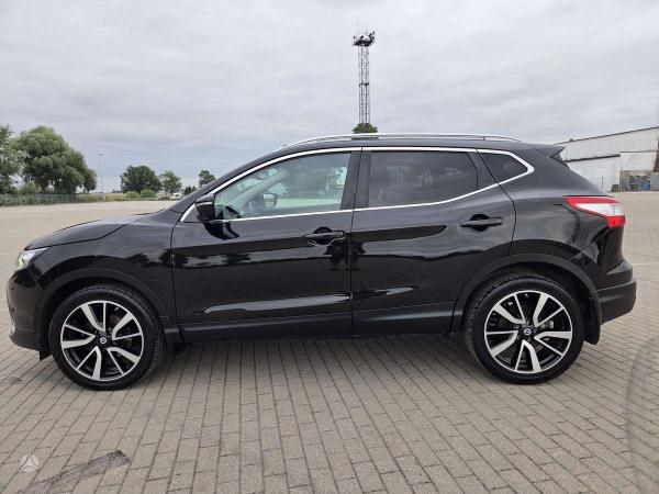 Black Nissan Qashqai 2014 in Marijampole, with an engine capacity of 1.20 L and mileage of 70 thousand km for 6900 €, photo 8 on AUTOMOTO.COM.LV