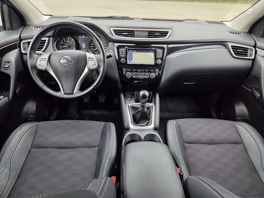 Black Nissan Qashqai 2014 in Marijampole, with an engine capacity of 1.20 L and mileage of 70 thousand km for 6350 €, photo 18 on AUTOMOTO.COM.LV