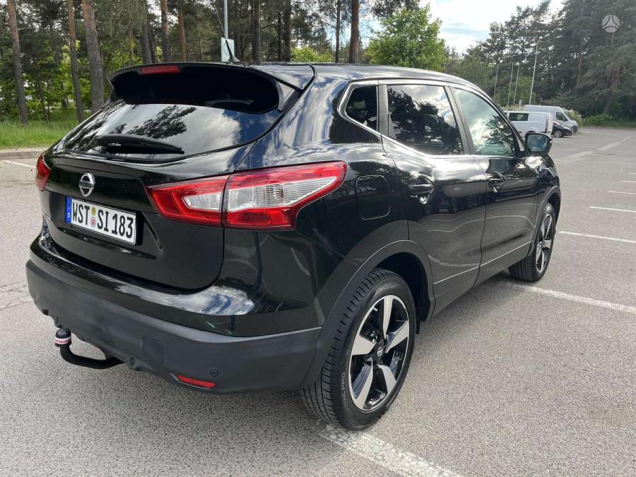 Melns Nissan Qashqai 2015 Viļņa, ar dzinēja tilpumu 1.20 L un nobraukumu 105 tūkst. km par 8150 €, foto 3 vietnē AUTOMOTO.COM.LV