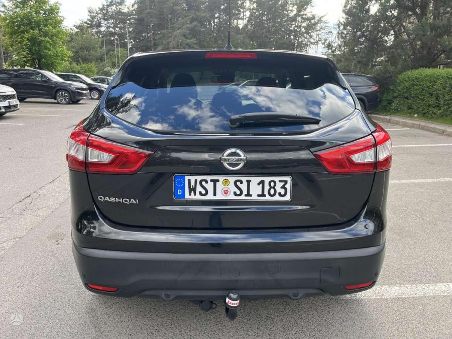 Melns Nissan Qashqai 2015 Viļņa, ar dzinēja tilpumu 1.20 L un nobraukumu 105 tūkst. km par 8150 €, foto 6 vietnē AUTOMOTO.COM.LV
