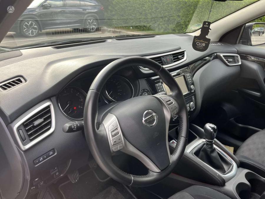 Melns Nissan Qashqai 2015 Viļņa, ar dzinēja tilpumu 1.20 L un nobraukumu 105 tūkst. km par 8150 €, foto 13 vietnē AUTOMOTO.COM.LV