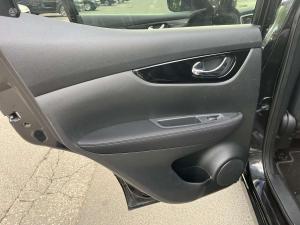 Melns Nissan Qashqai 2015 Viļņa, ar dzinēja tilpumu 1.20 L un nobraukumu 105 tūkst. km par 8150 €, foto 17 vietnē AUTOMOTO.COM.LV