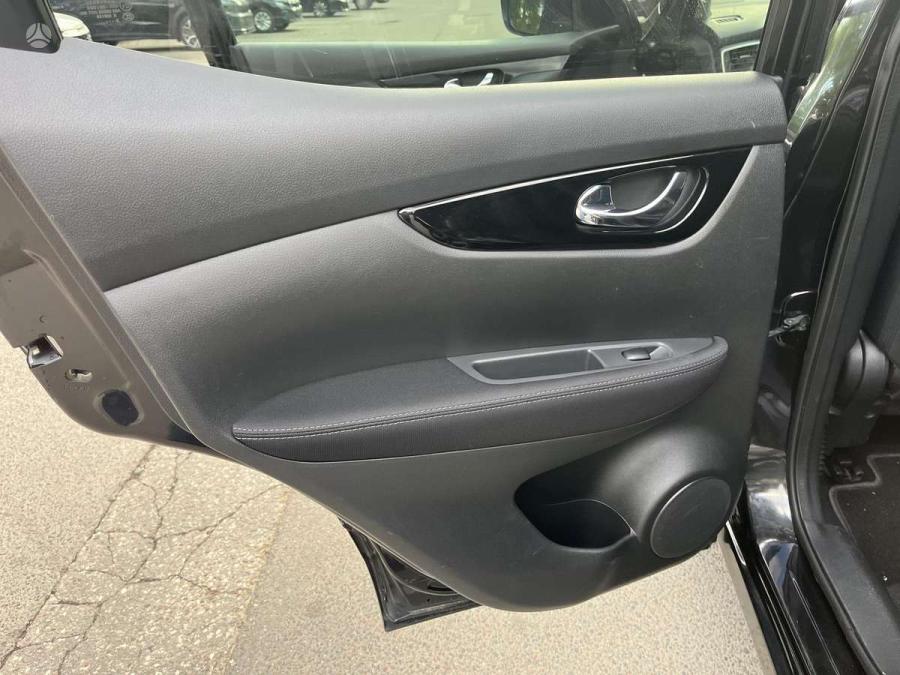 Melns Nissan Qashqai 2015 Viļņa, ar dzinēja tilpumu 1.20 L un nobraukumu 105 tūkst. km par 8150 €, foto 17 vietnē AUTOMOTO.COM.LV