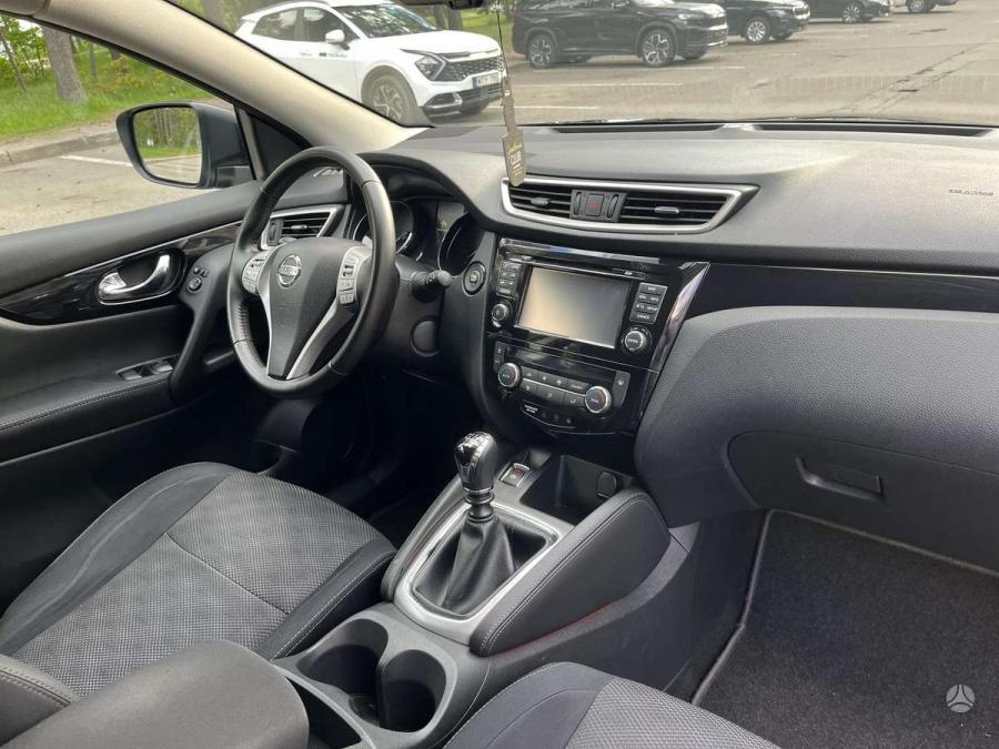 Melns Nissan Qashqai 2015 Viļņa, ar dzinēja tilpumu 1.20 L un nobraukumu 105 tūkst. km par 8150 €, foto 19 vietnē AUTOMOTO.COM.LV