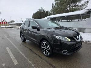 Black Nissan Qashqai 2016 in Marijampole, with an engine capacity of 1.46 L and mileage of 212 thousand km for 8990 €, photo  on AUTOMOTO.COM.LV