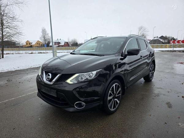 Black Nissan Qashqai 2016 in Marijampole, with an engine capacity of 1.46 L and mileage of 212 thousand km for 8990 €, photo 4 on AUTOMOTO.COM.LV