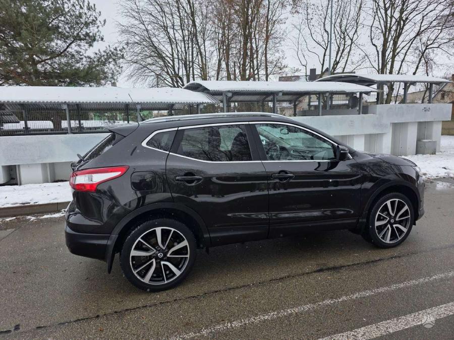 Melns Nissan Qashqai 2016 Marijampole, ar dzinēja tilpumu 1.46 L un nobraukumu 212 tūkst. km par 8990 €, foto 13 vietnē AUTOMOTO.COM.LV