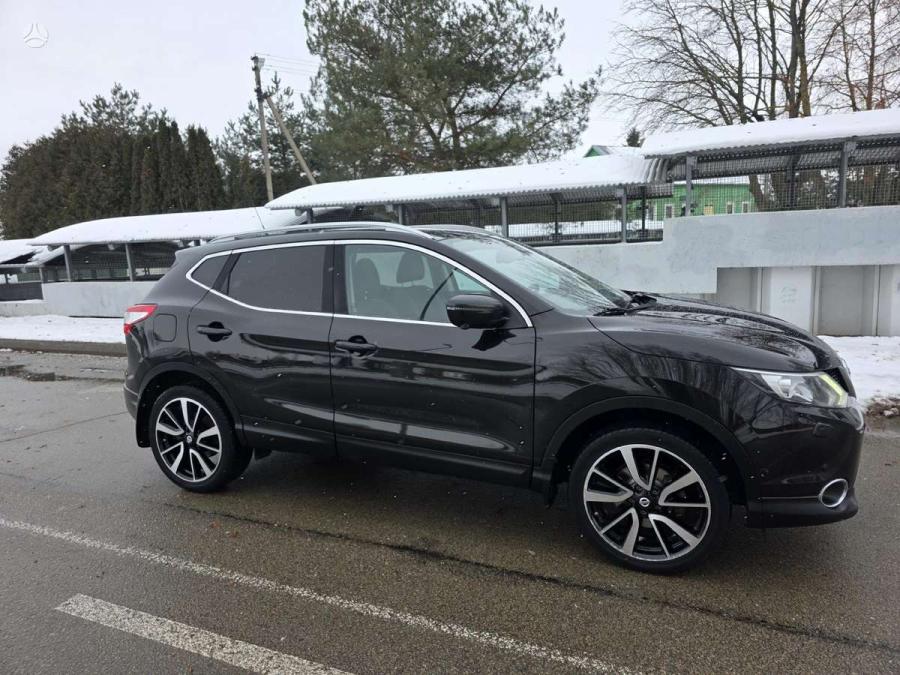 Melns Nissan Qashqai 2016 Marijampole, ar dzinēja tilpumu 1.46 L un nobraukumu 212 tūkst. km par 8990 €, foto 15 vietnē AUTOMOTO.COM.LV