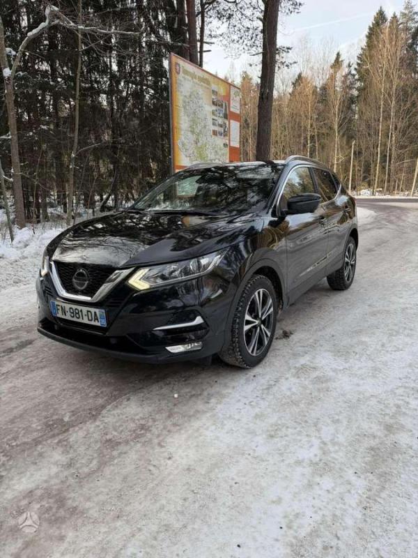 Melns Nissan Qashqai 2020 Tauragė, ar dzinēja tilpumu 1.46 L un nobraukumu 210 tūkst. km par 11900 €, foto 1 vietnē AUTOMOTO.COM.LV