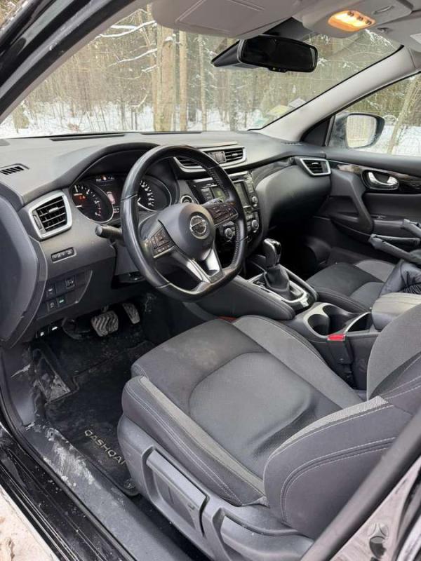 Melns Nissan Qashqai 2020 Tauragė, ar dzinēja tilpumu 1.46 L un nobraukumu 210 tūkst. km par 11900 €, foto 5 vietnē AUTOMOTO.COM.LV