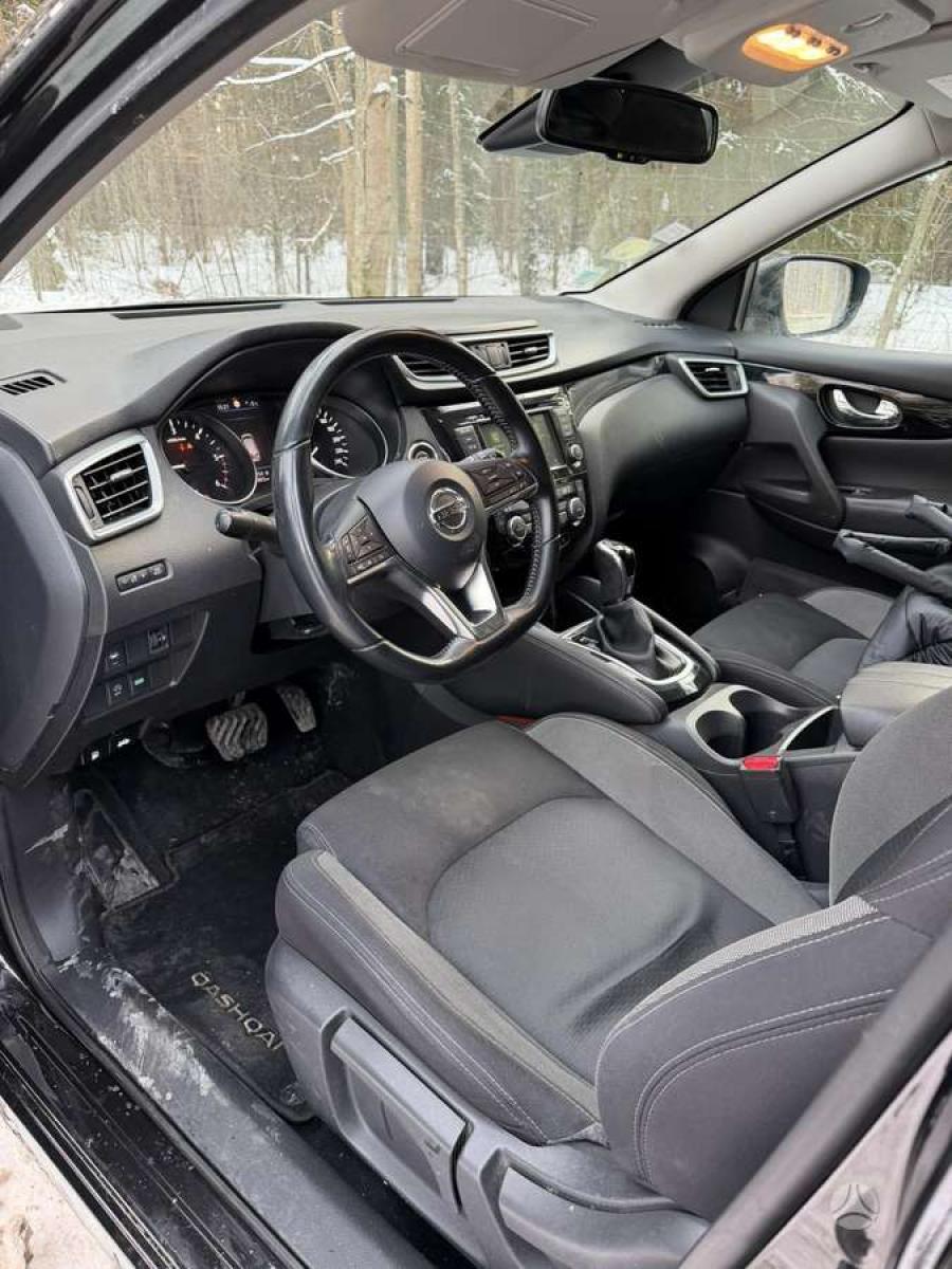Melns Nissan Qashqai 2020 Tauragė, ar dzinēja tilpumu 1.46 L un nobraukumu 210 tūkst. km par 11900 €, foto 5 vietnē AUTOMOTO.COM.LV