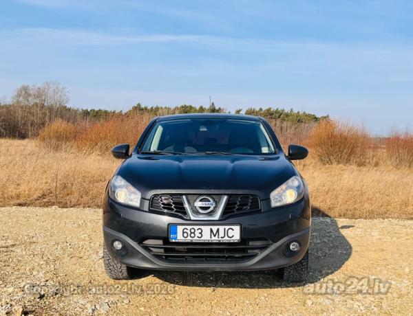 Black Nissan Qashqai 2013 in Tallinn, with an engine capacity of 2.00 L and mileage of 127 thousand km for 6650 €, photo 3 on AUTOMOTO.COM.LV