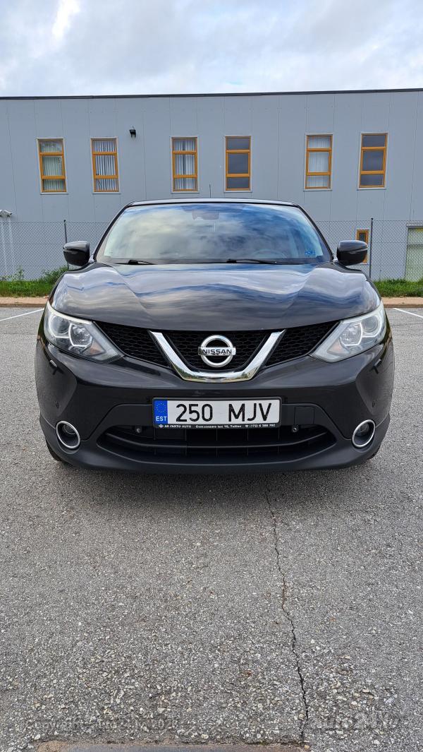 Black Nissan Qashqai 2015 in Tartu, with an engine capacity of 1.20 L and mileage of 108 thousand km for 7900 €, photo 4 on AUTOMOTO.COM.LV