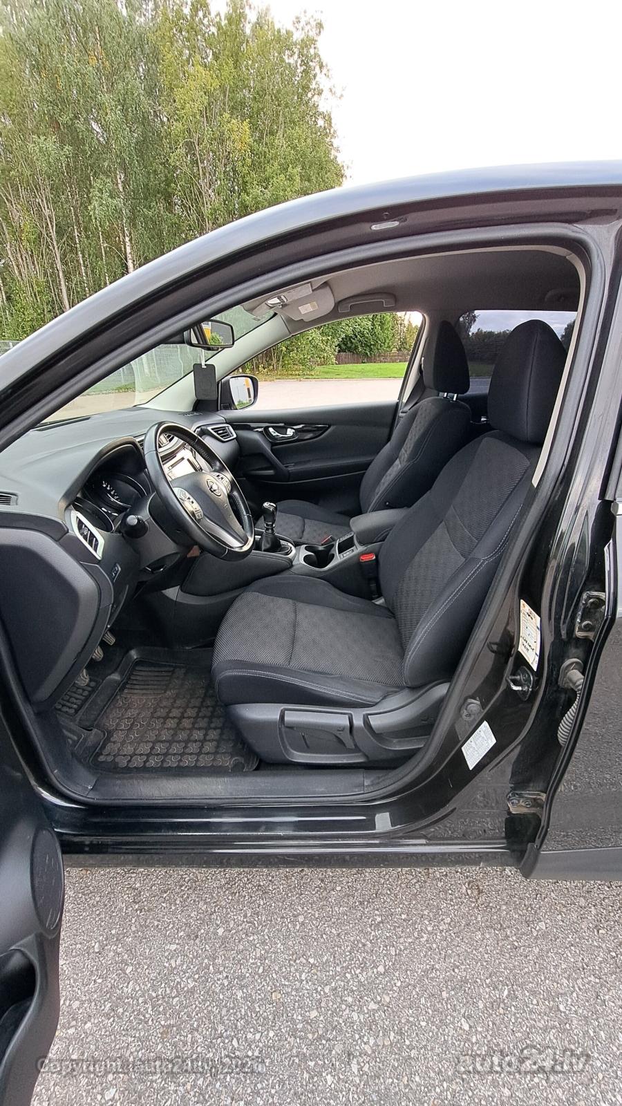 Black Nissan Qashqai 2015 in Tartu, with an engine capacity of 1.20 L and mileage of 108 thousand km for 7900 €, photo 9 on AUTOMOTO.COM.LV