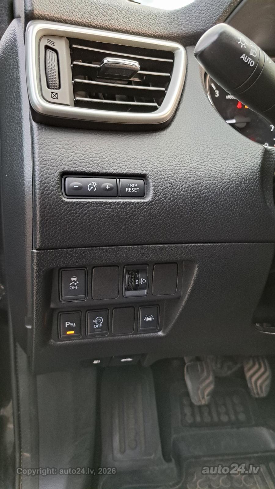 Black Nissan Qashqai 2015 in Tartu, with an engine capacity of 1.20 L and mileage of 108 thousand km for 7900 €, photo 20 on AUTOMOTO.COM.LV