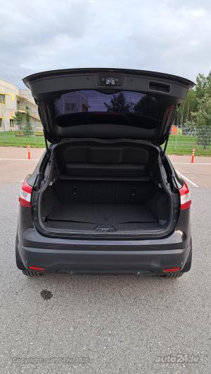 Black Nissan Qashqai 2015 in Tartu, with an engine capacity of 1.20 L and mileage of 108 thousand km for 7900 €, photo 23 on AUTOMOTO.COM.LV