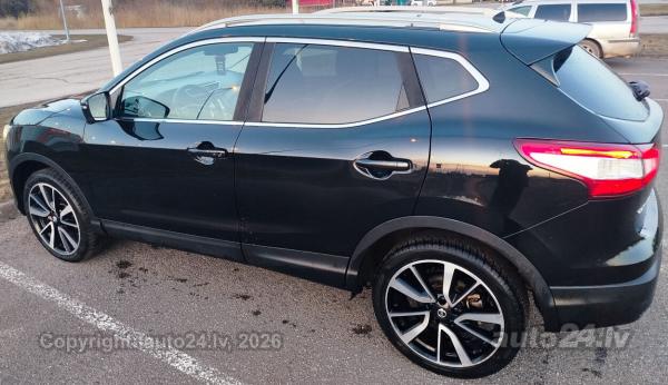 Melns Nissan Qashqai 2016 Tallina, ar dzinēja tilpumu 1.50 L un nobraukumu 196 tūkst. km par 11500 €, foto 2 vietnē AUTOMOTO.COM.LV