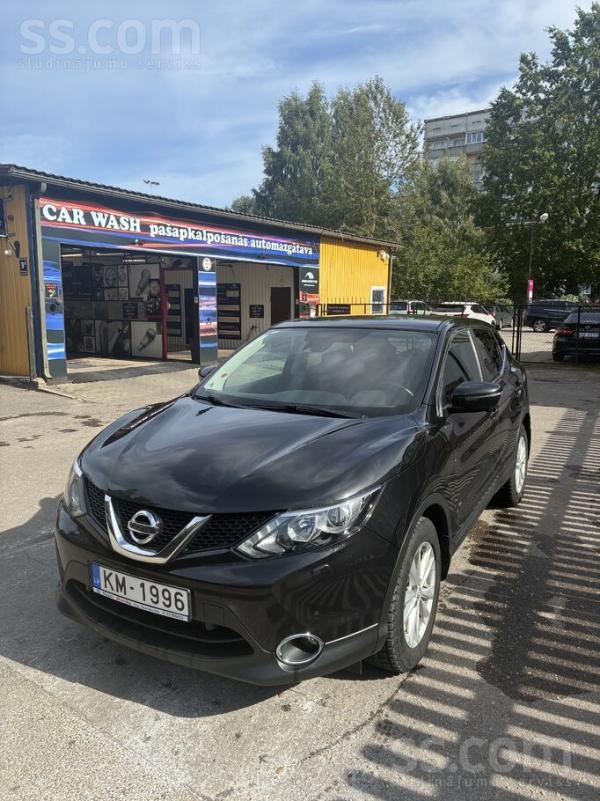 Nissan Qashqai 2016 in Riga on AUTOMOTO.COM.LV Black Nissan Qashqai 2016 in Riga, with an engine capacity of 1.60 L and mileage of 118 thousand km for 9750 €, photo 1 on AUTOMOTO.COM.LV