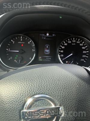 Black Nissan Qashqai 2016 in Riga, with an engine capacity of 1.60 L and mileage of 118 thousand km for 9750 €, photo 9 on AUTOMOTO.COM.LV