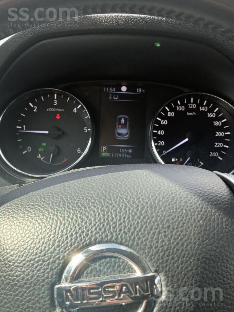 Black Nissan Qashqai 2016 in Riga, with an engine capacity of 1.60 L and mileage of 118 thousand km for 9750 €, photo 9 on AUTOMOTO.COM.LV