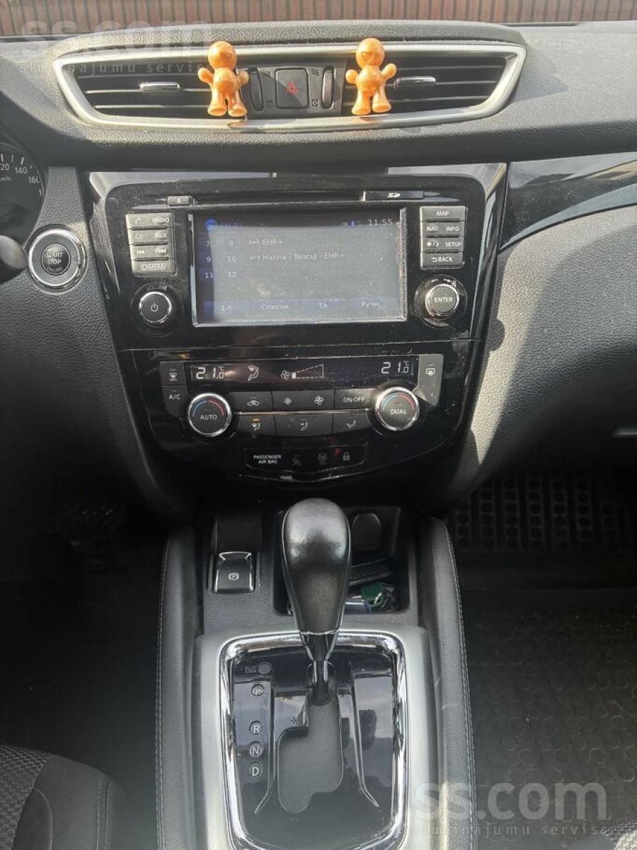 Black Nissan Qashqai 2016 in Riga, with an engine capacity of 1.60 L and mileage of 118 thousand km for 9750 €, photo 10 on AUTOMOTO.COM.LV